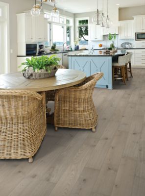Gingham Oaks, Ember Oak, Engineered Wood | Mohawk Flooring
