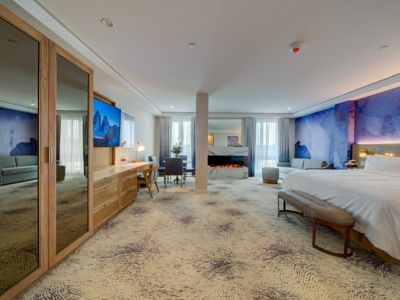 Hotel Iris - Mohawk Group